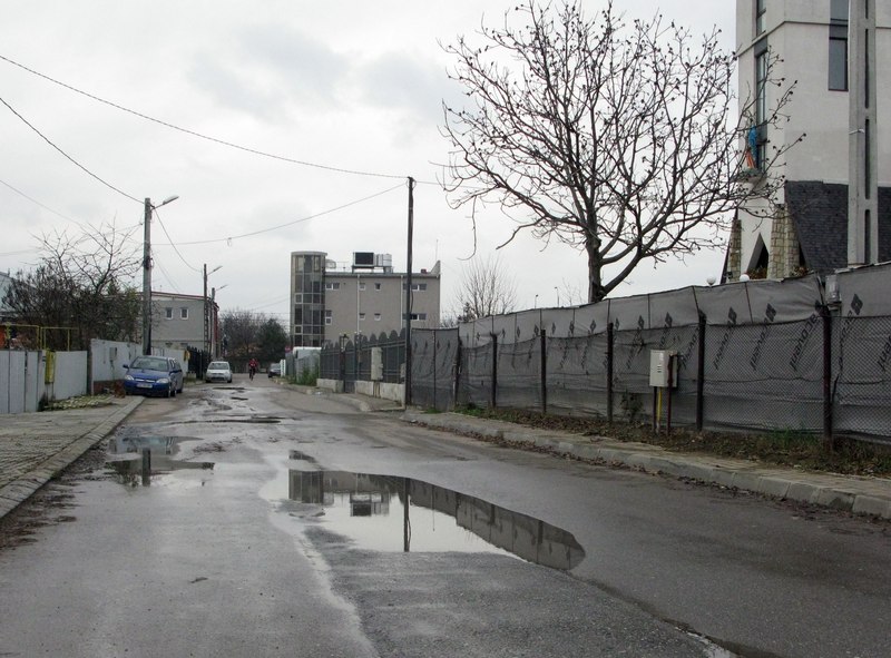Balta eterna de pe strada Theodor Neculuta | Bacăul vorbește